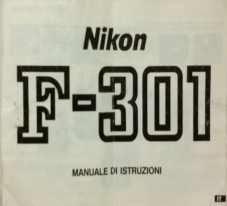 Manuale d'istruzione in italiano macchina fotografica Nikon F-301 perfetto 